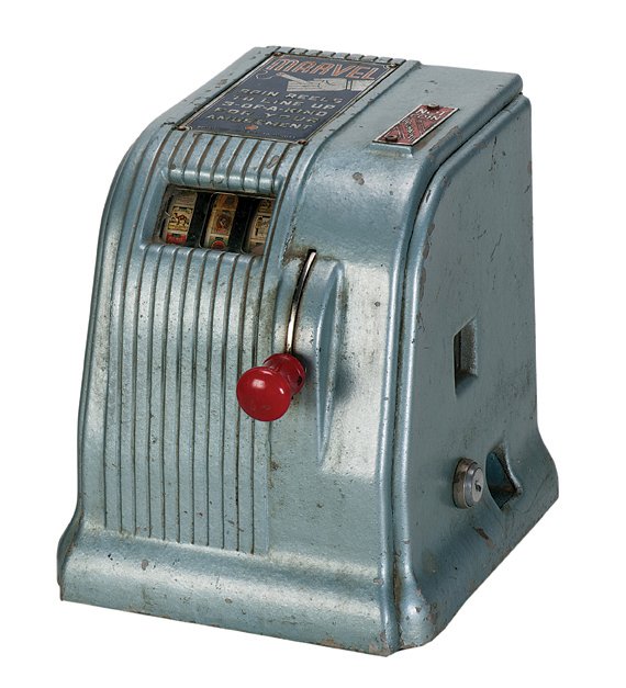 Marvel Cigarette Trade Stimulator & 75 Tokens. Daval