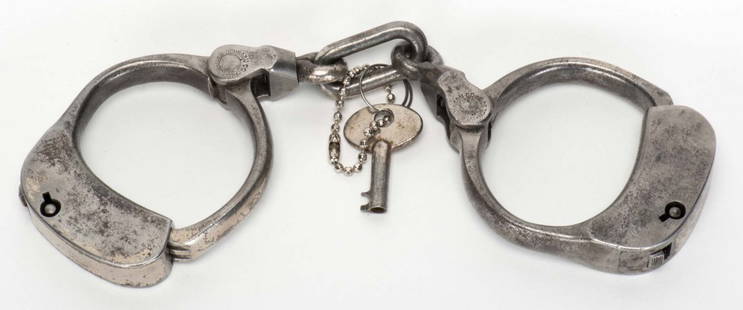 Bean Patrolman / Prison Handcuffs.