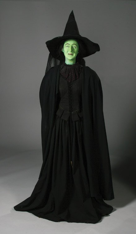 14: Wicked Witch and Nikko the flying monkey