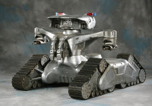 919: Screen-used Hunter/Killer Tank from The Terminator - May 01, 2009 ...