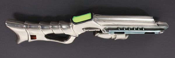 Illuminating Hirogen hunter rifle - Star Trek Voyager