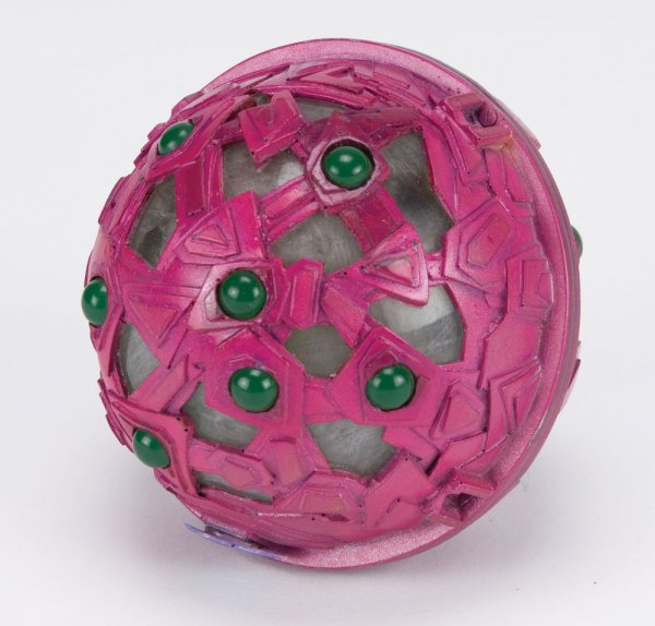 Hero illuminating Alien Gambling Sphere - Star Trek DS9