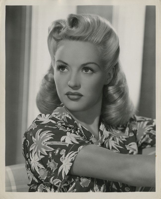 Betty Grable (4) vintage photographs. : Lot 88