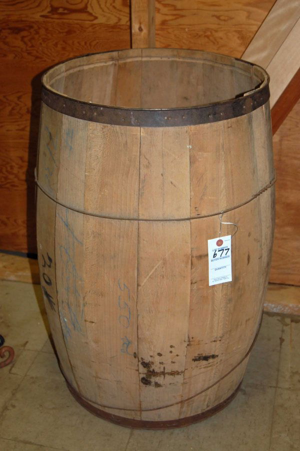 677: Round Wood Barrel