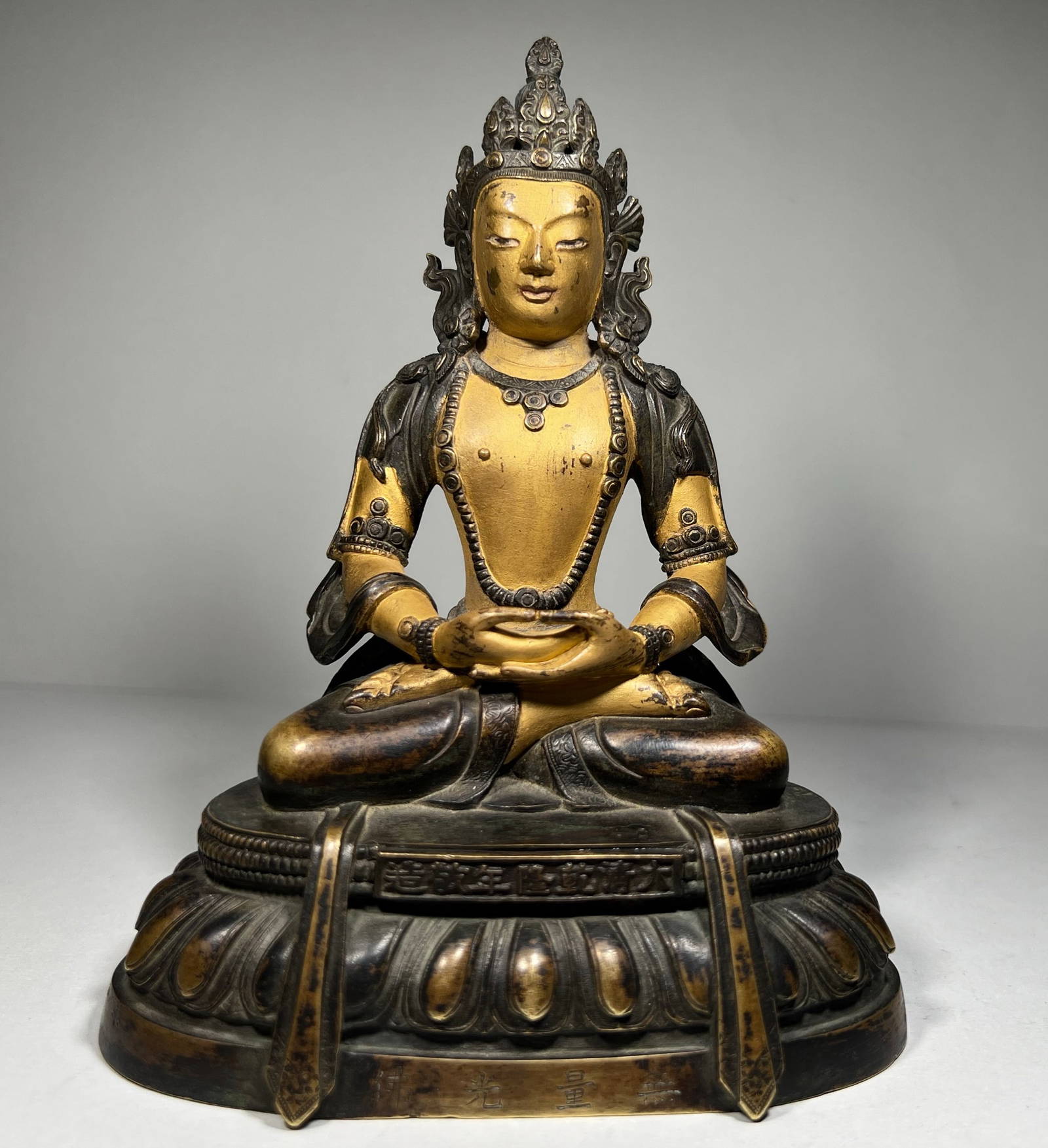 Qing Dynasty Sixth Rank Buddha Statue Auction