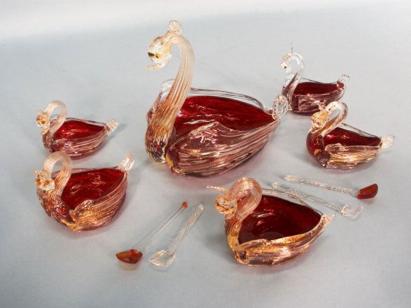 Venetian Ruby Swan Set