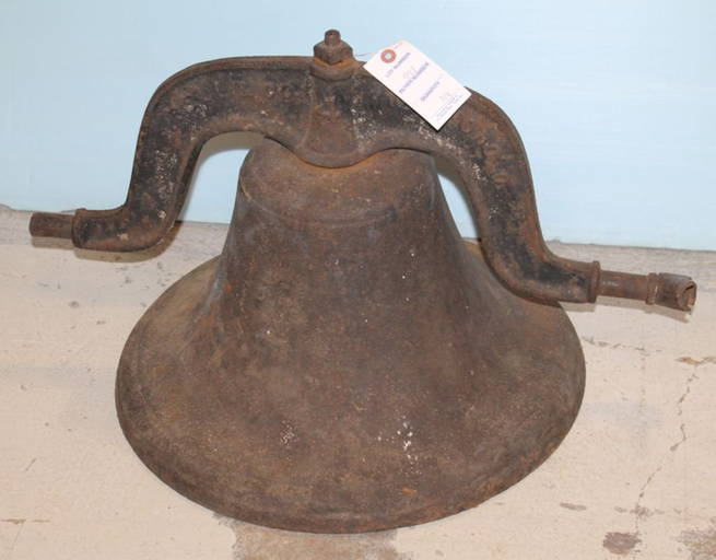 Large 1880s No. 4 C.s. Bell