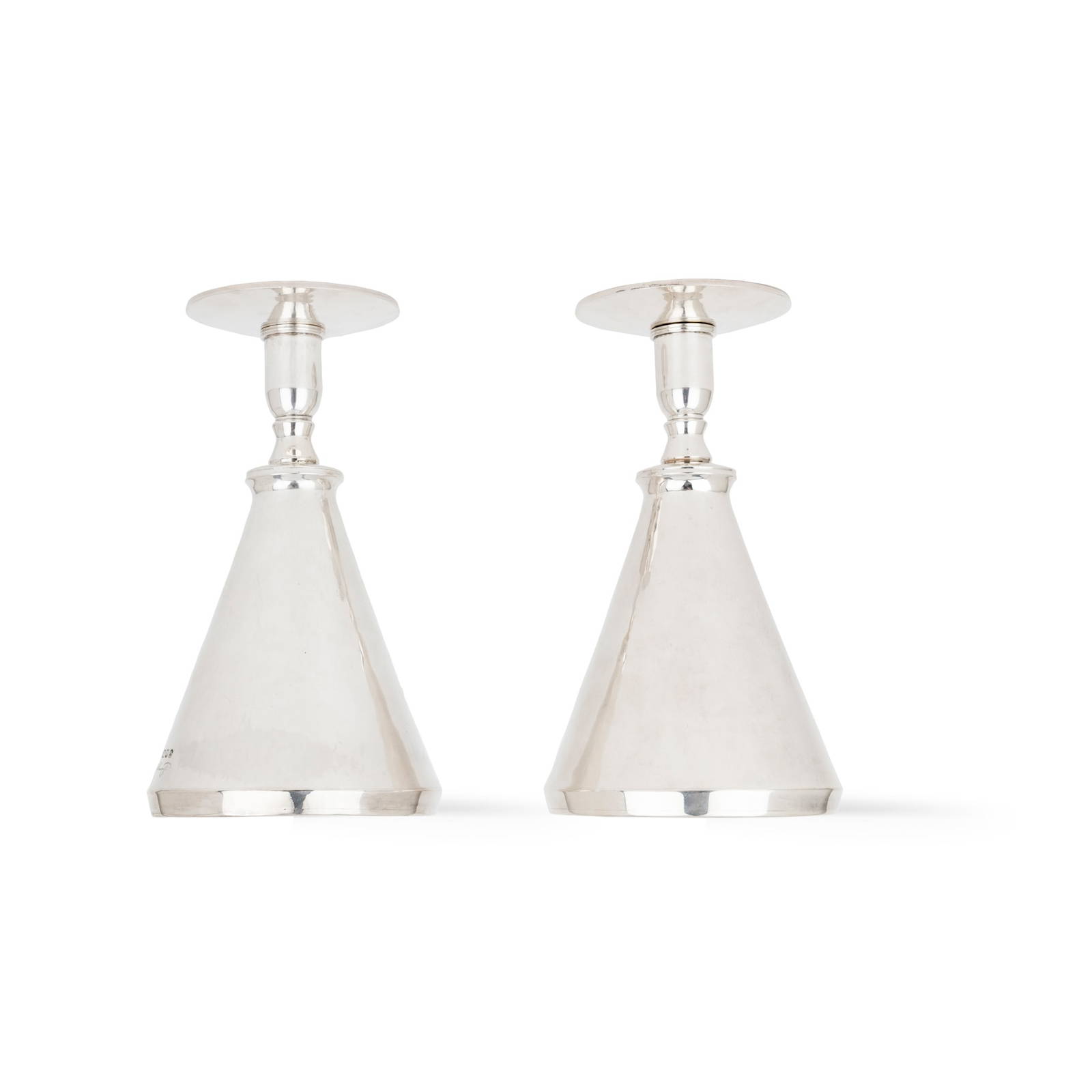 § Eric Clements (british 1925-) Pair Of Candlesticks, 1957 Auction