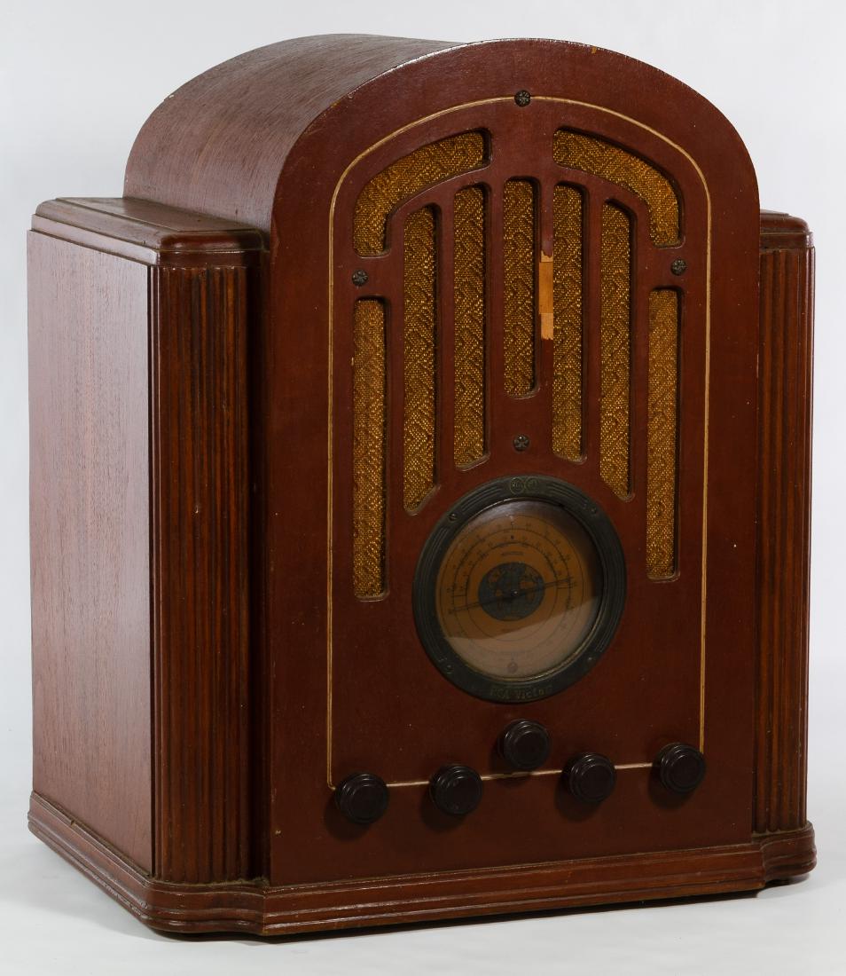 RCA Cabinet Model 128 Radio