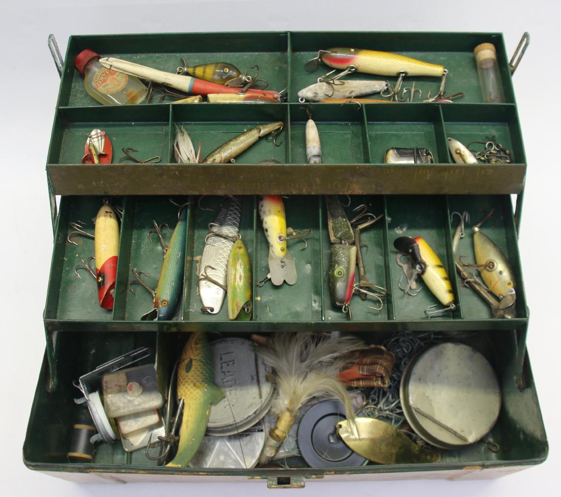 ANTIQUE TACKLE BOX AND CONTENTS
