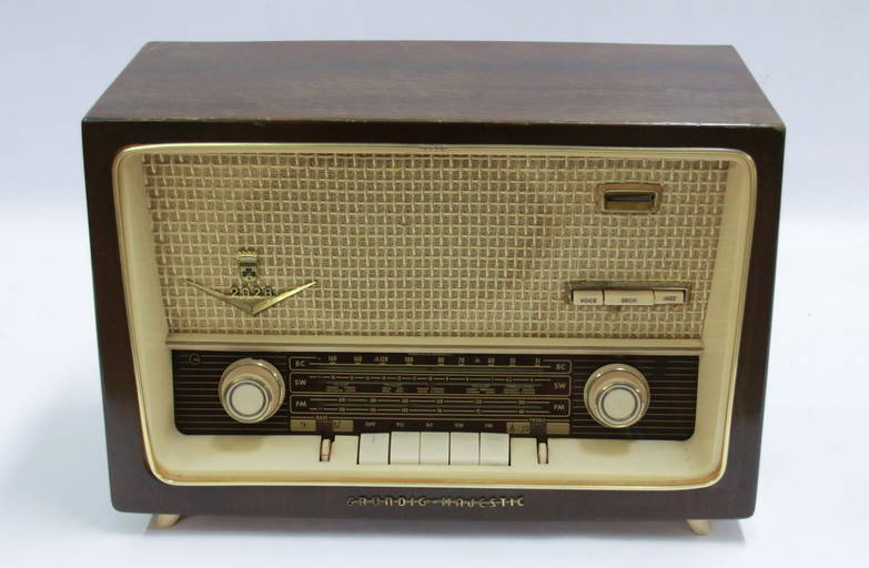 Grundig Majestic Am/fm 2028 Radio