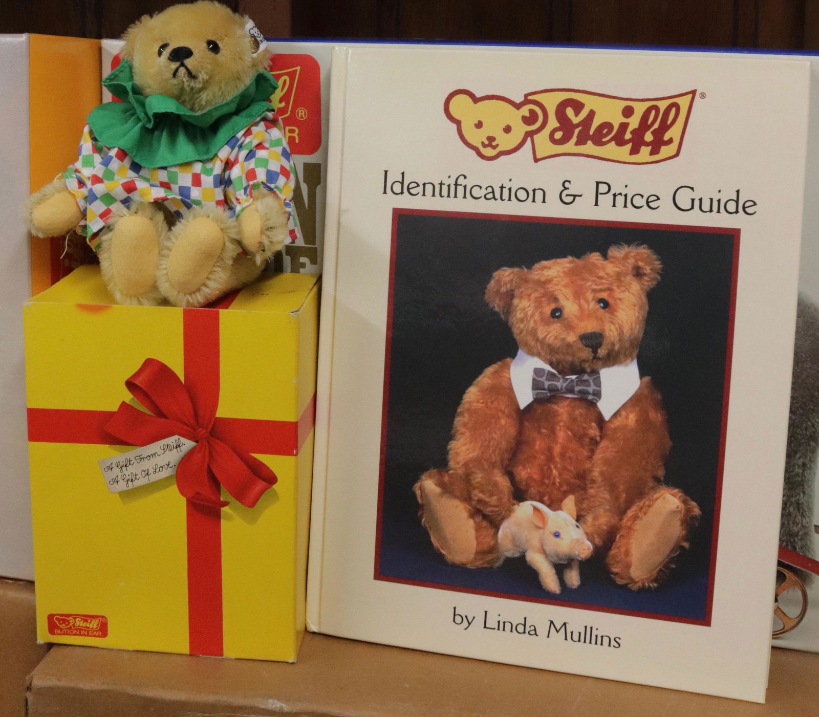 STEIFF TEDDY BEAR IN BOX WITH BOOK - Jul 12, 2020 | Hartzell's Auction ...