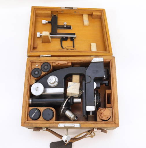 Vintage Tiyoda Microscope In Case With Accessories