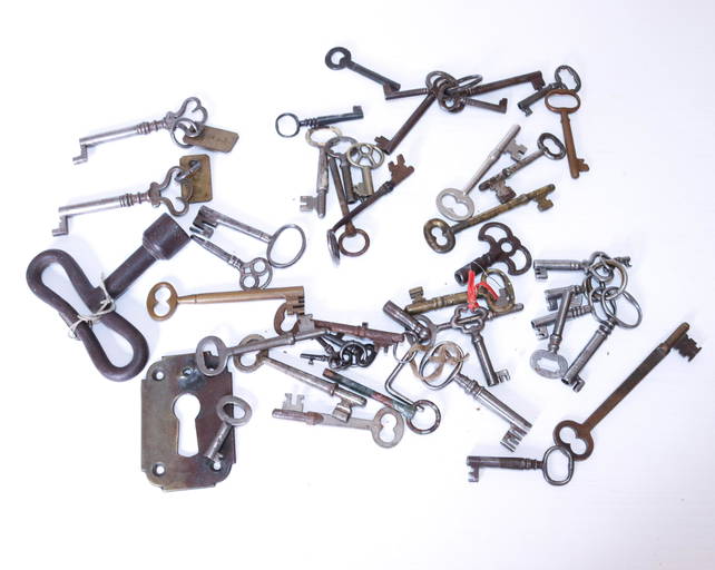 Vintage Key Lot