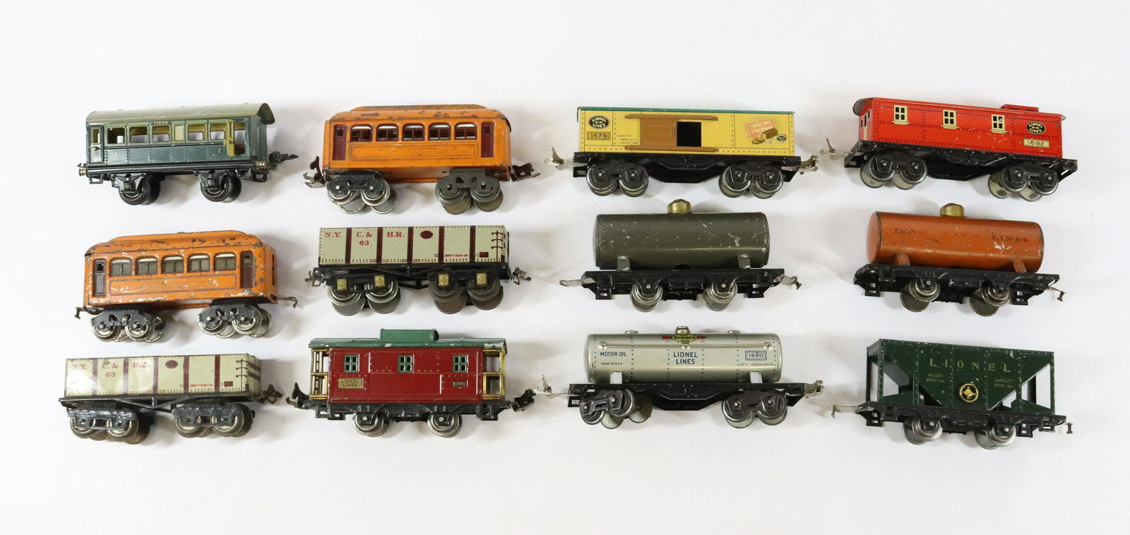 (12) Vintage Lionel Train Cars