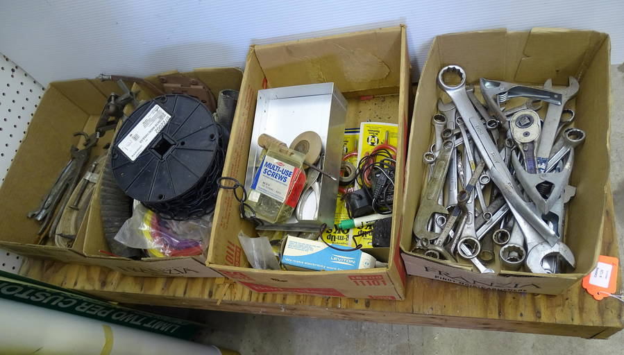 BOXES OF TOOLS - Oct 06, 2022 | Hartzell's Auction Gallery, Inc. in Nj
