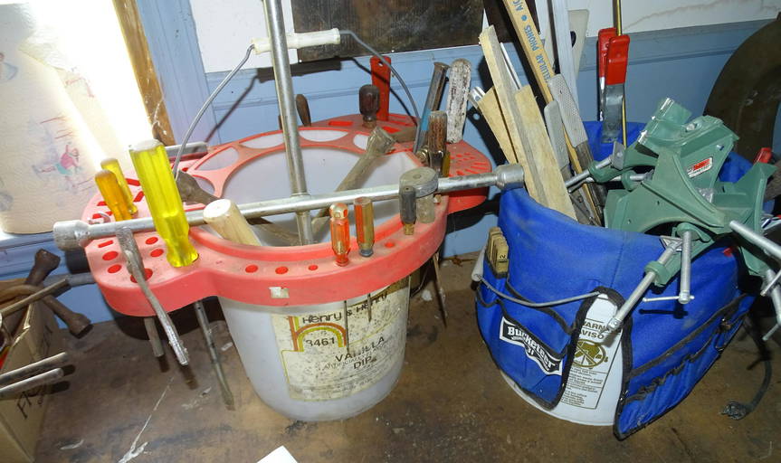 LOT OF TOOLS - Oct 06, 2022 | Hartzell's Auction Gallery, Inc. in Nj