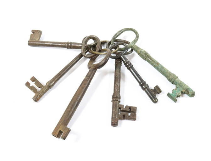 GROUP OF EARLY KEYS (#0130) on Feb 03, 2023 | Hartzell's Auction ...