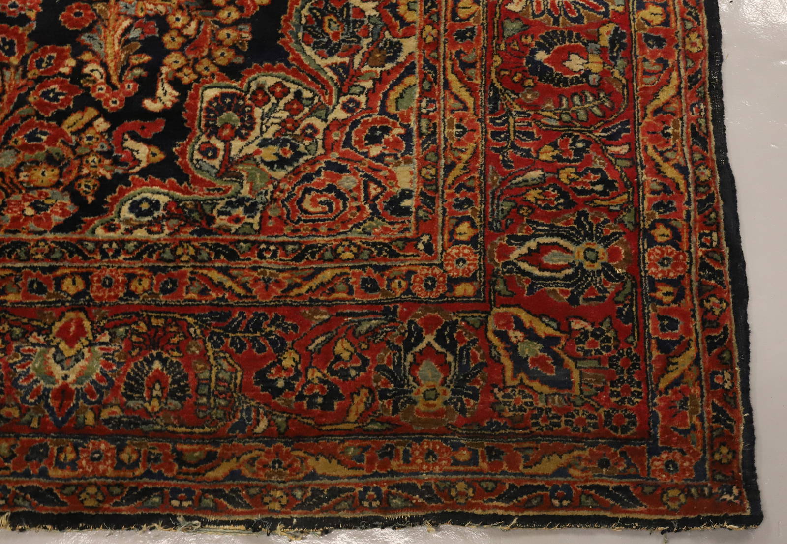 Antique Sarouk Rug Auction