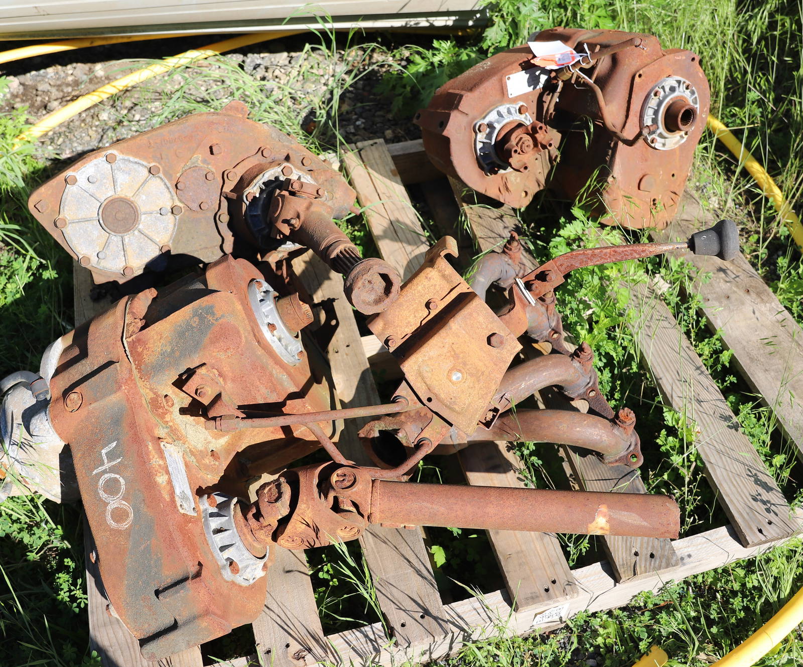 Divorced Np205 And (2) Np203 Transfer Cases Auction