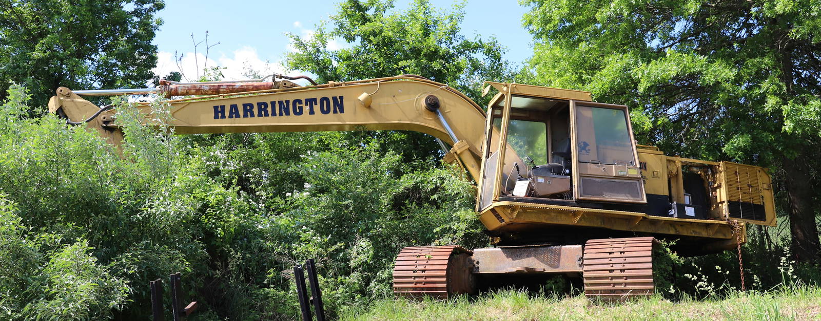 Caterpillar 229 Excavator Auction