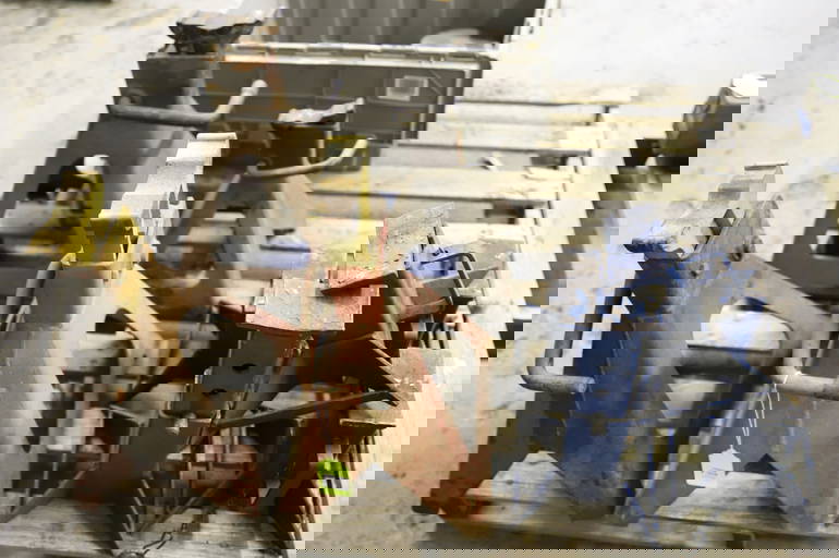 (9) Floor Jack Stands