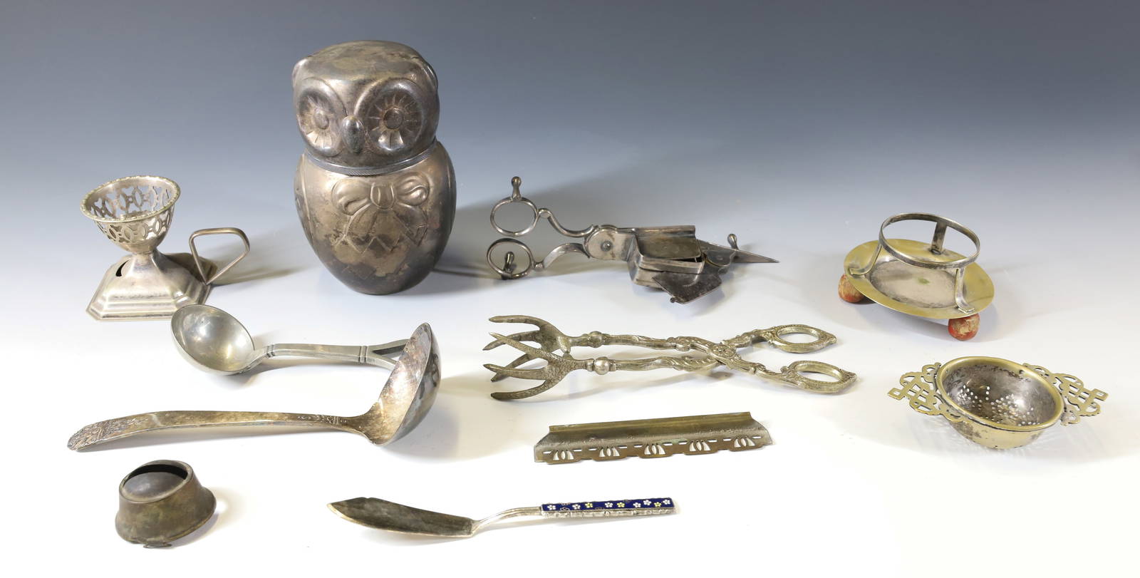 Lot Of Antique Metalware Auction