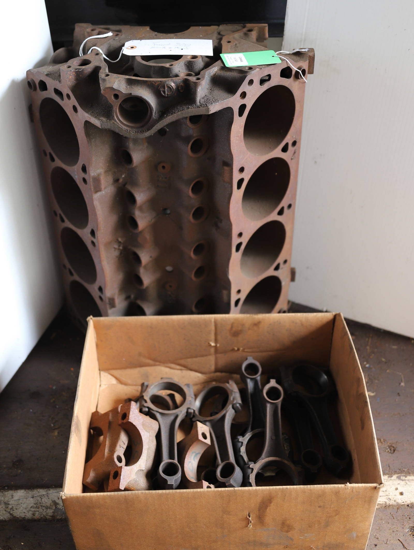 Ford 302 Block/rods Auction