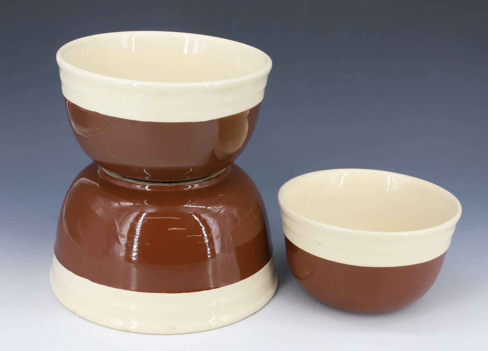 Graduated Set Of Oxford Mixing Bowls Auction