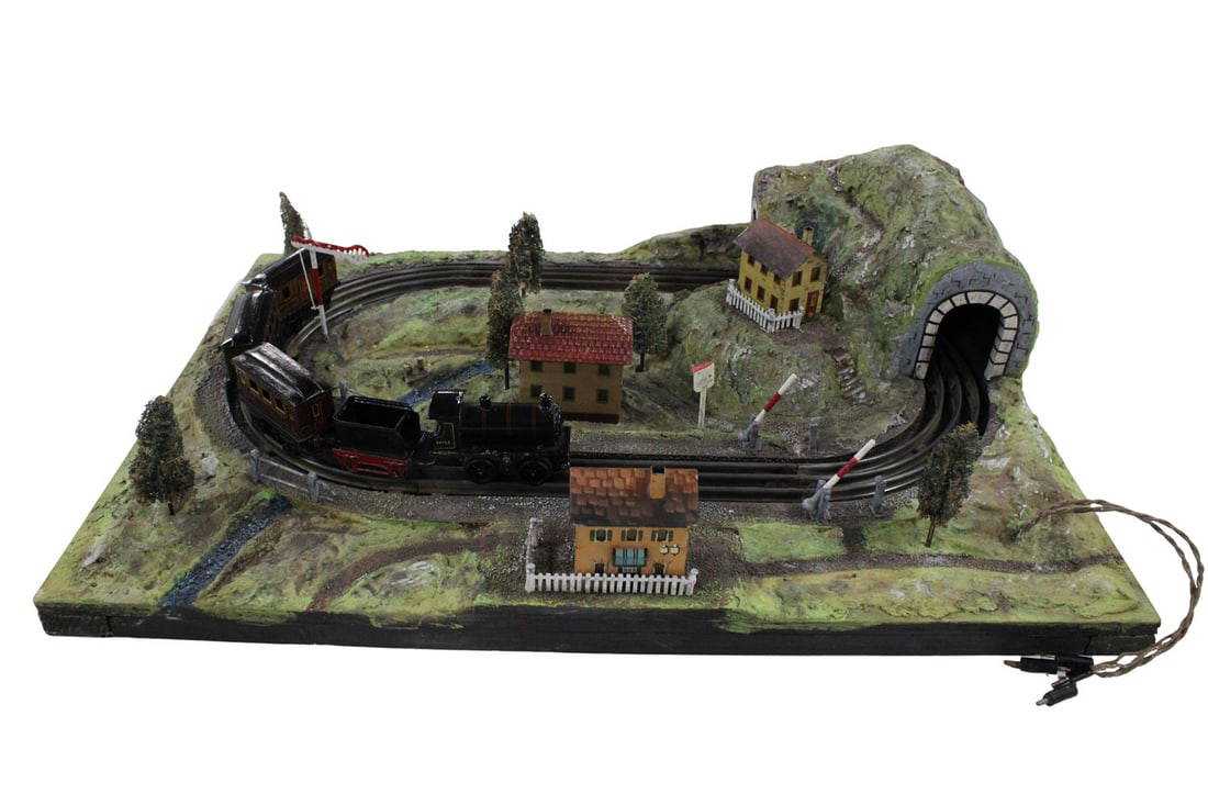 Marklin Liliput 00 Small Railway Layout Auction