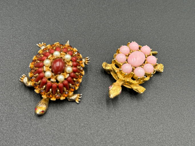 Gorgeous Vintage Signed Har Turtle Brooch And Unsigned Turtle Brooch