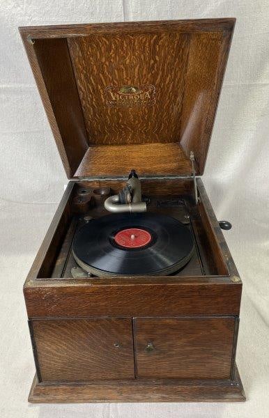 Victor Victrola Talking Machine Record Player Auction