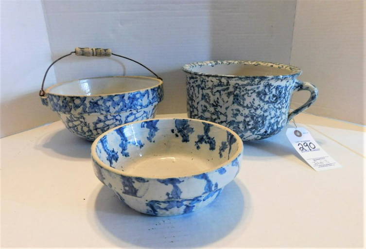 Lot of 3 Blue/White Spatterware Bowls - Dec 03, 2022 | Roberson's ...