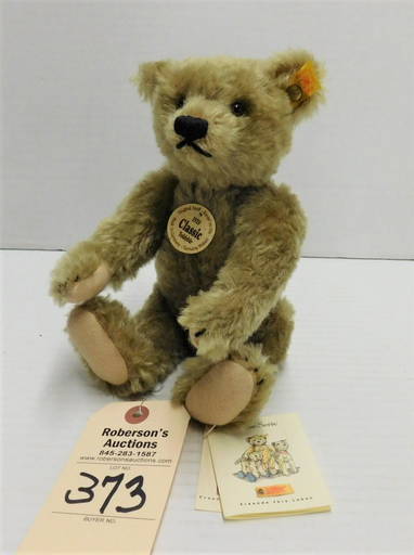 Steiff Collectible Of 1920 Humpback Bear