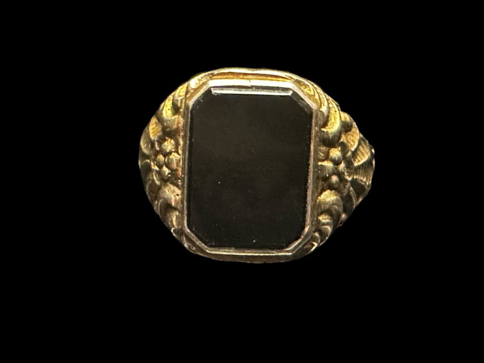 Vintage .835 Gold Men’s Ring With Black Onyx And Floral Detail - Jul 26 ...