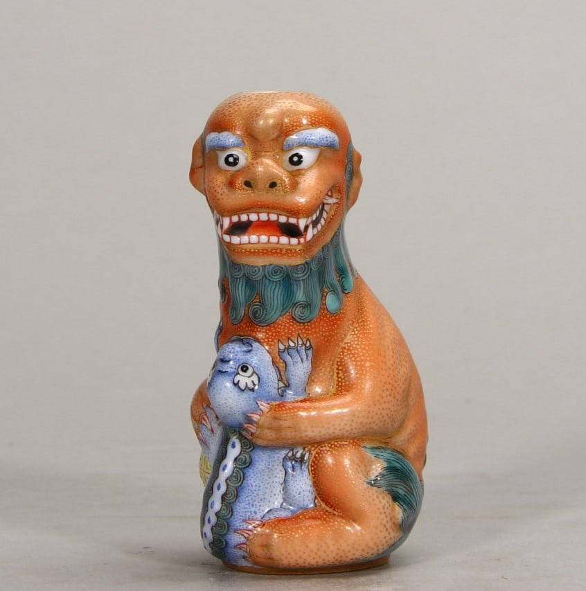 A Piece Of Qing Qianlong Pastel Rui Animal Pattern Snuff Bottle Auction