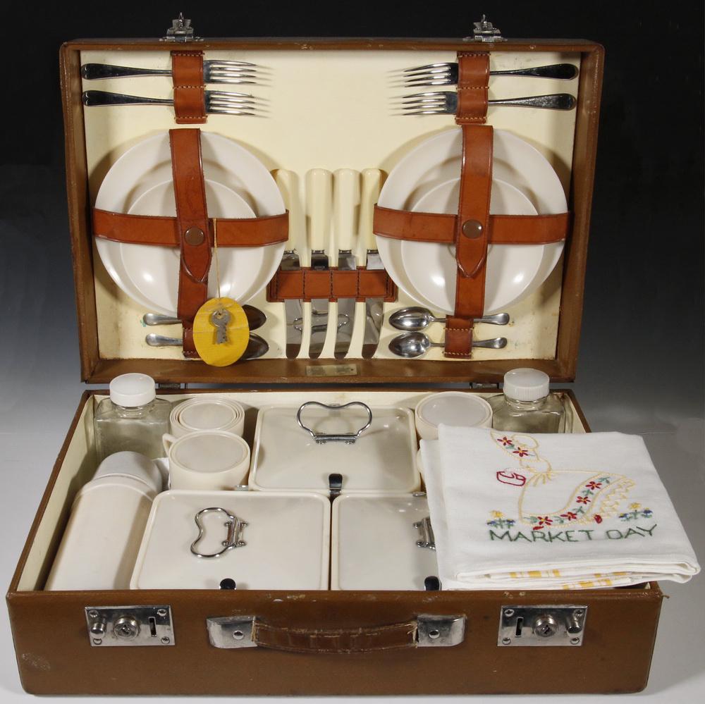 CASED CORACLE PICNIC SET - Sep 12, 2019 | Thomaston Place Auction ...