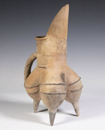 Chinese Neolithic Pottery Three Legged Jug (gui)