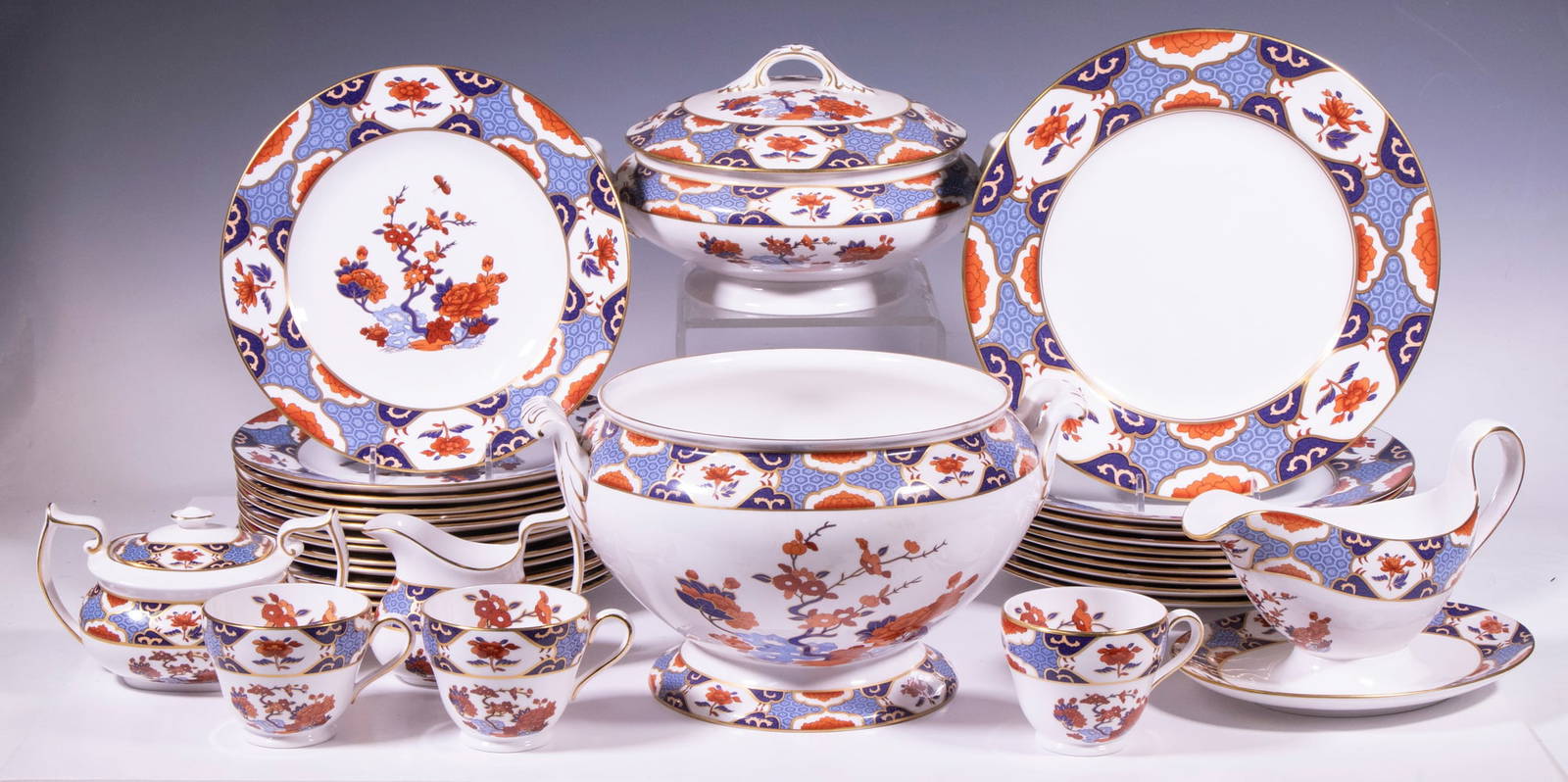 Spode "shima" Pattern China Set With Serving Pcs Auction