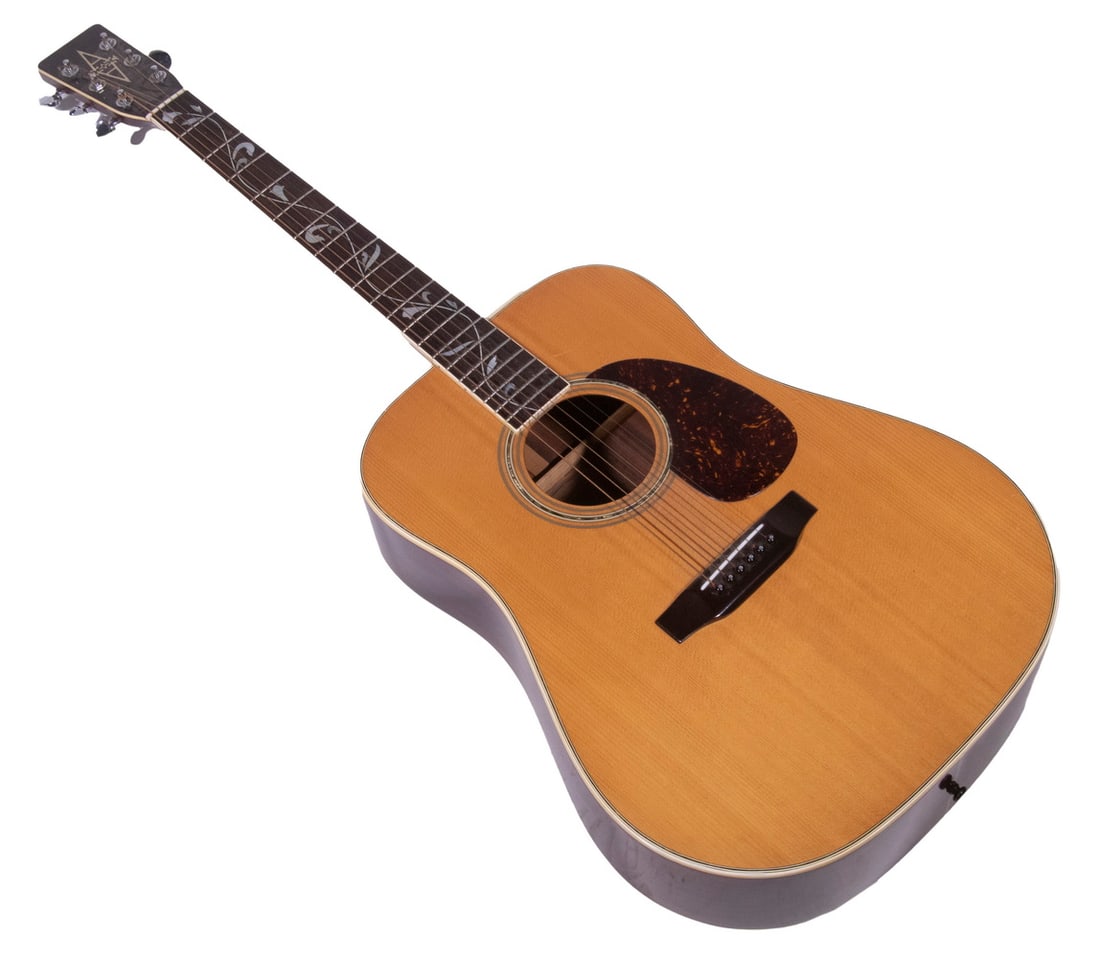 Alvarez Model 5056 Guitar With Case Auction