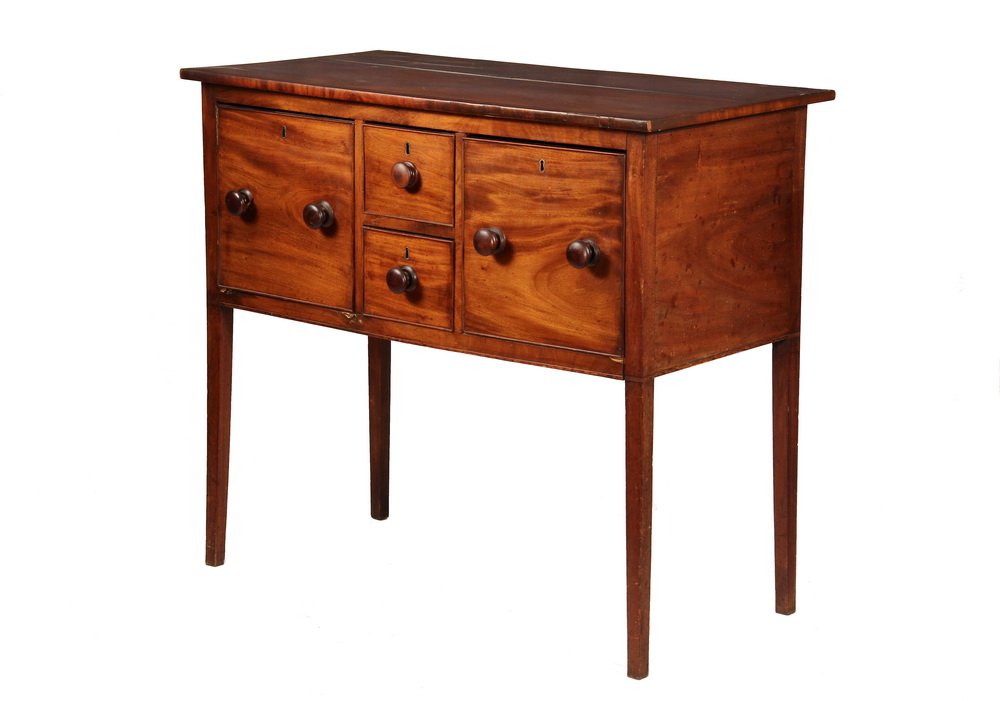 SOUTHERN HUNTBOARD - Circa 1790 Hepplewhite Figural