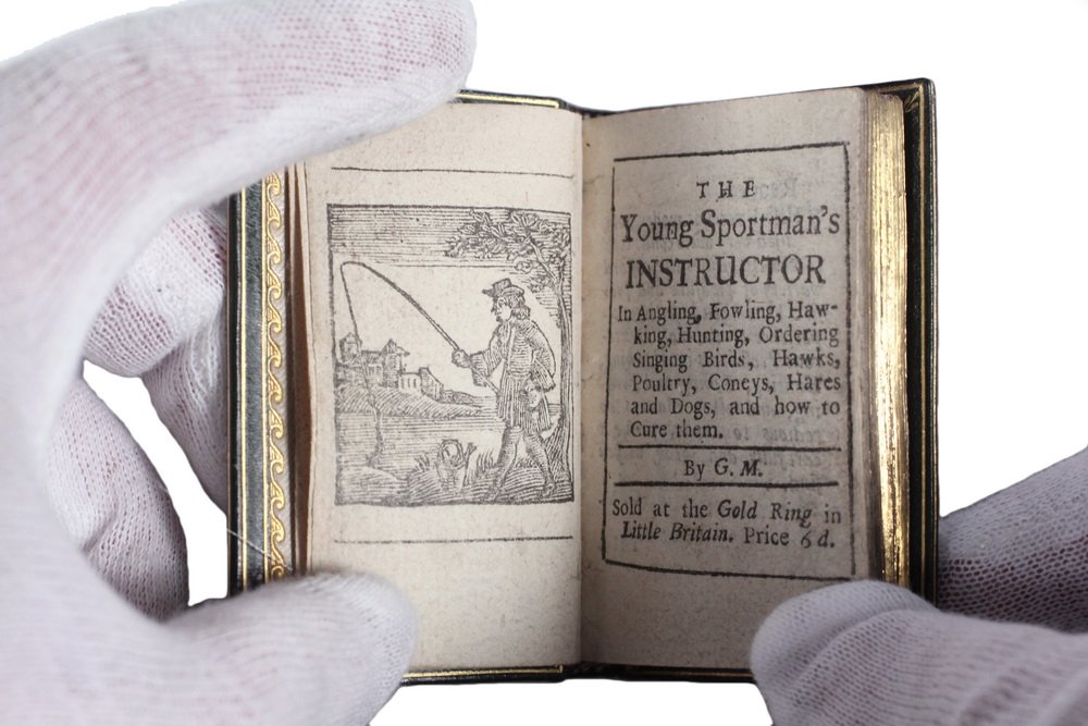 EXTREMELY RARE MINIATURE BOOK - Markham, Gervase; circa