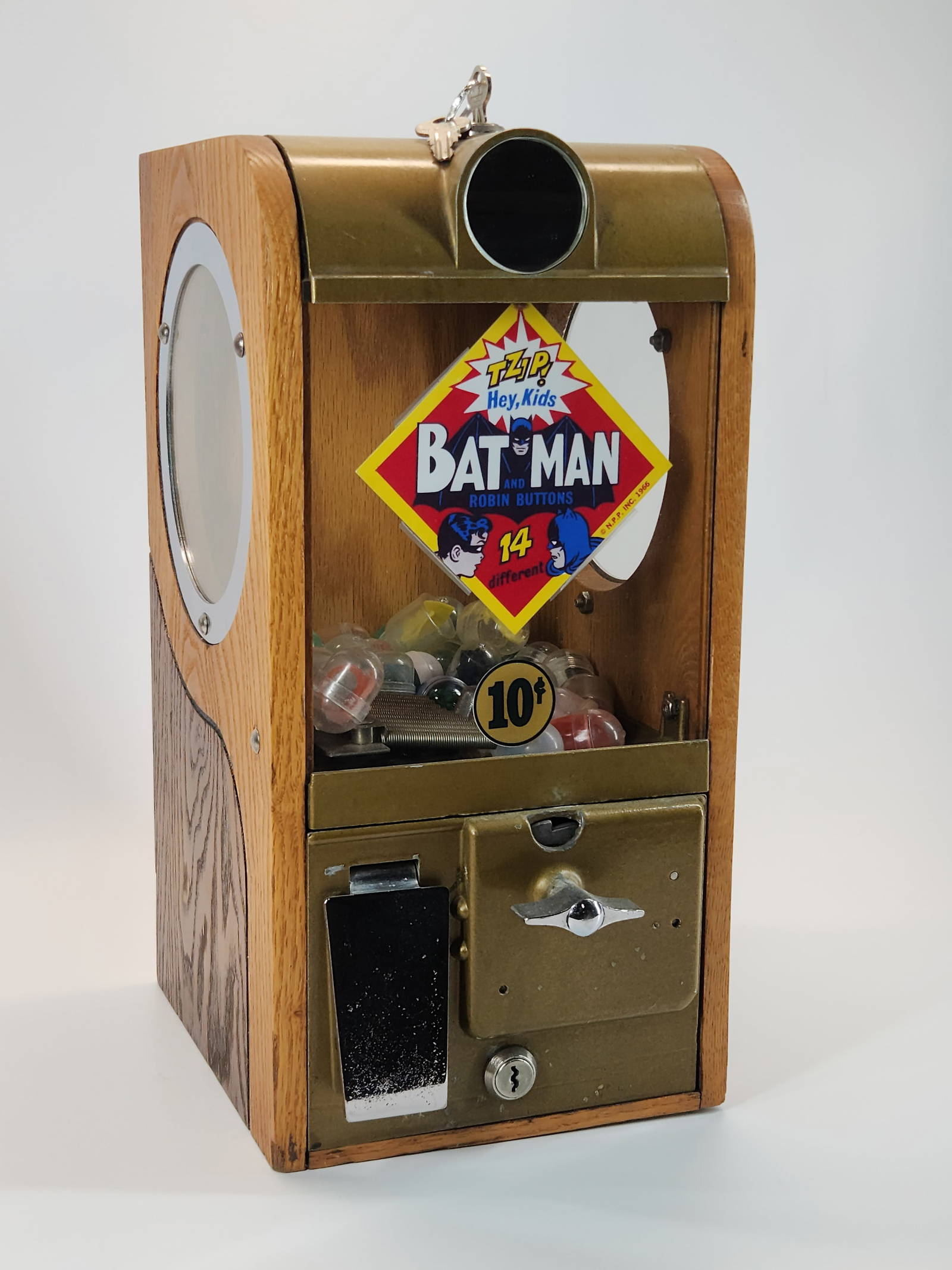 Vintage Wood Batman Bubblegum / Charm Machine Auction