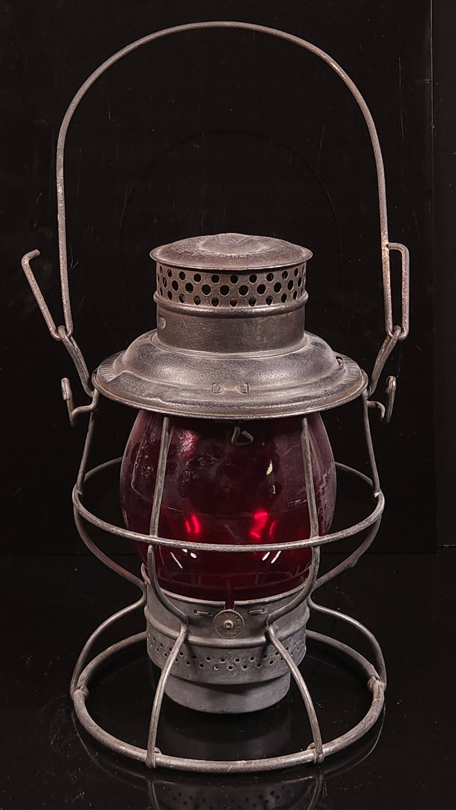 Adams Westlake Ps Keystone Railroad Lantern Red Globe - Aug 02, 2025 ...