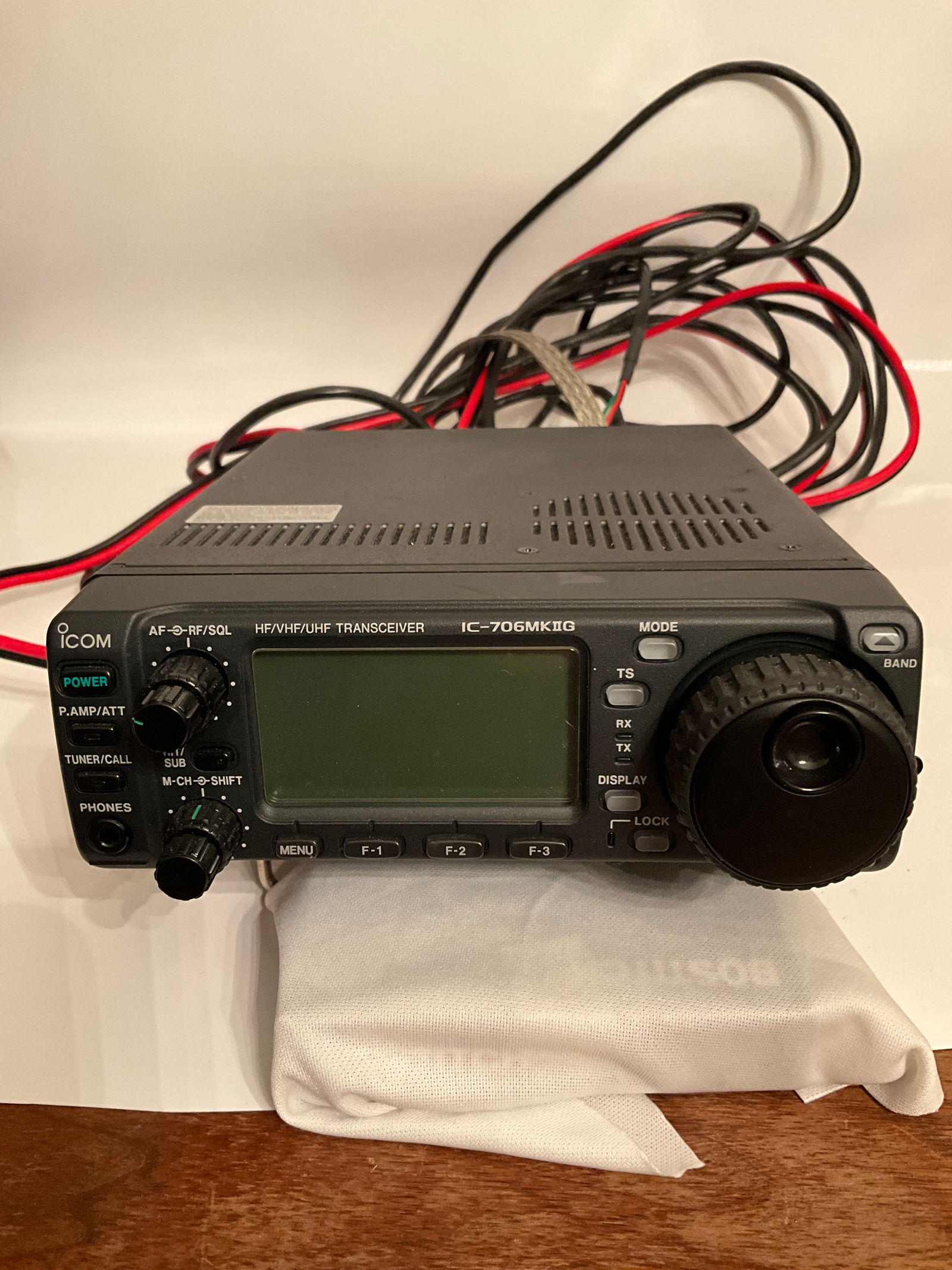 The Icom Ic-706 Mkiig Hf/vhf All Mode Transceiver Is A High-quality Ham ...
