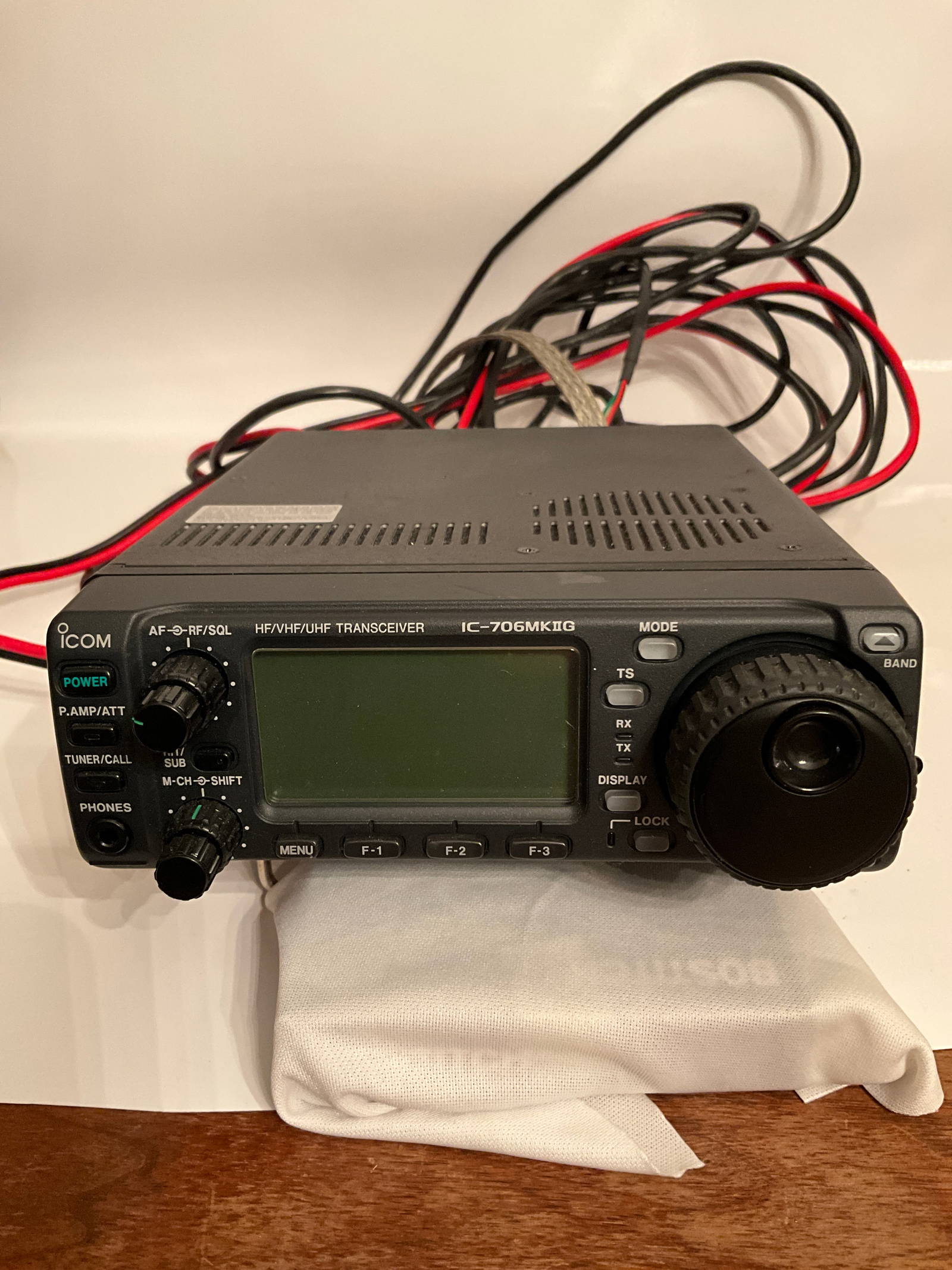 The Icom Ic-706 Mkiig Hf/vhf All Mode Transceiver Is A High-quality Ham Radio Transceiver Auction