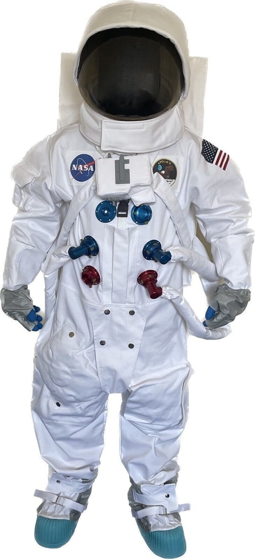 Nasa Apollo A7l Spacesuit Replica – Full-scale Display With Apollo 11 ...