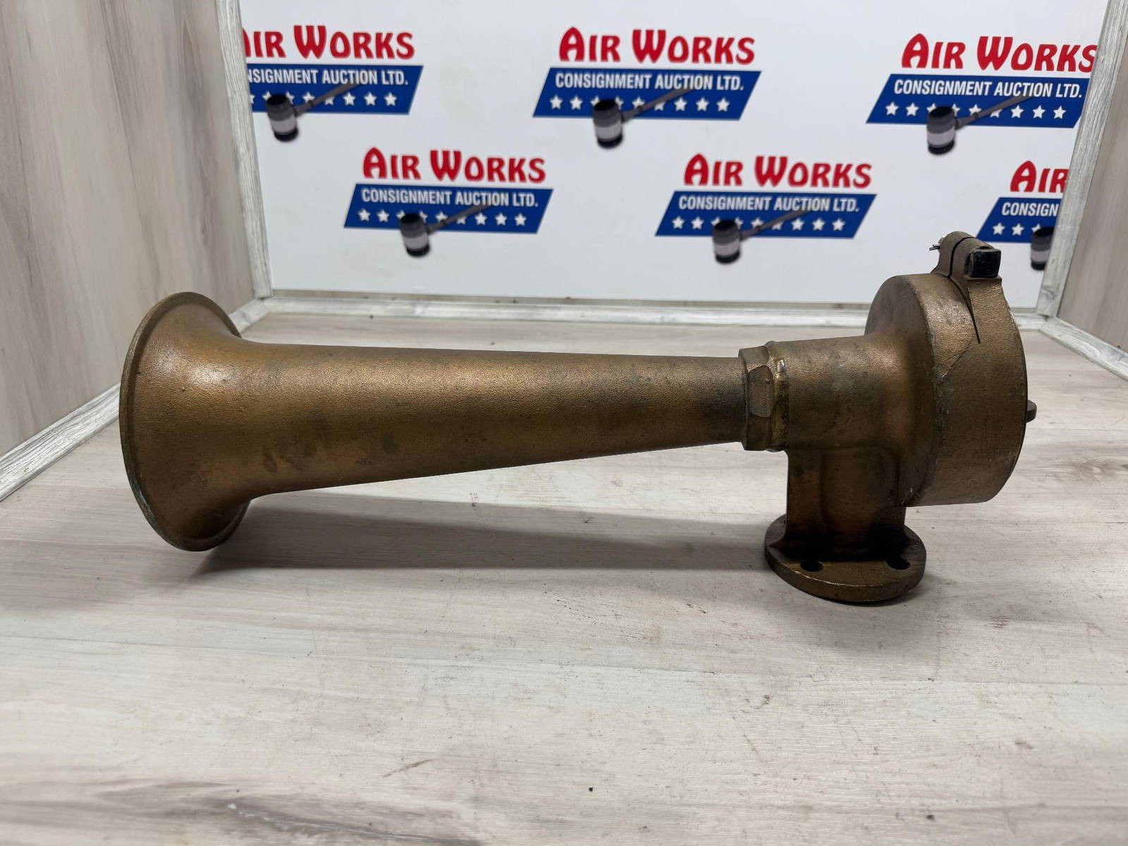 Leslie Tyfon A-12 1940's Leslie Air Horn Auction