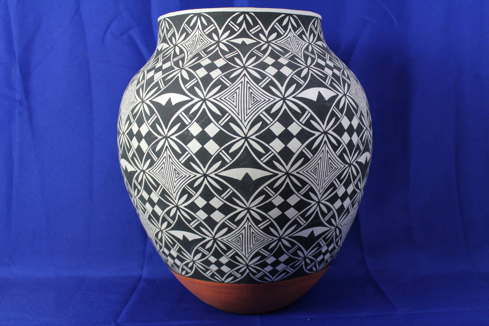 Handcrafted Acoma Pueblo Large Polychrome Jar With Geometric Patterns ...