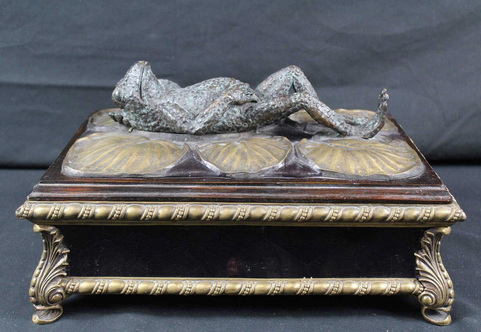 Maitland Smith Bronze Frog Chest - Jul 03, 2025 | Golden Gavel Auctions ...